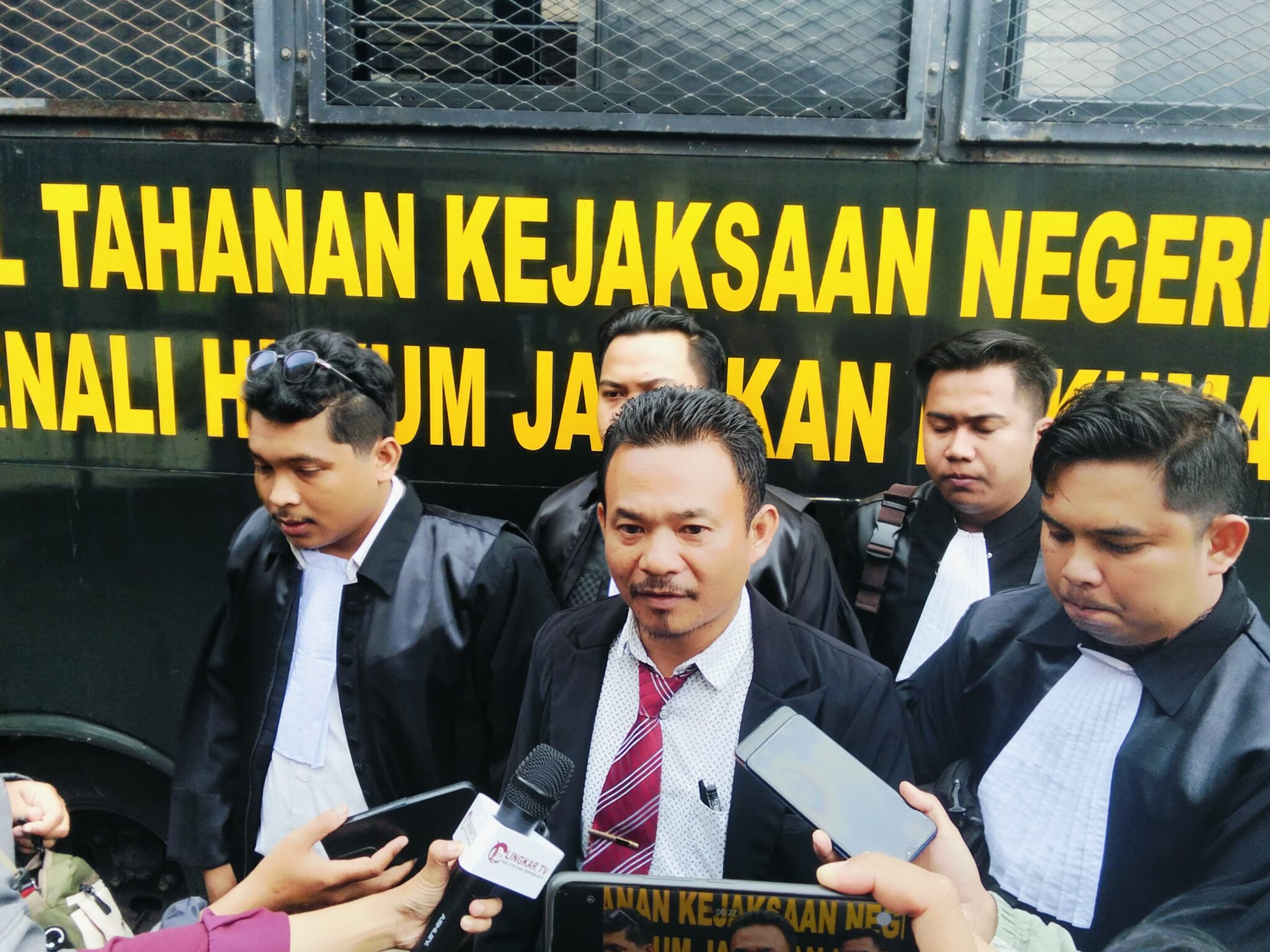 Penangkapan Botok Cs Dipertanyakan, PH Singgung Dugaan Pesanan ...